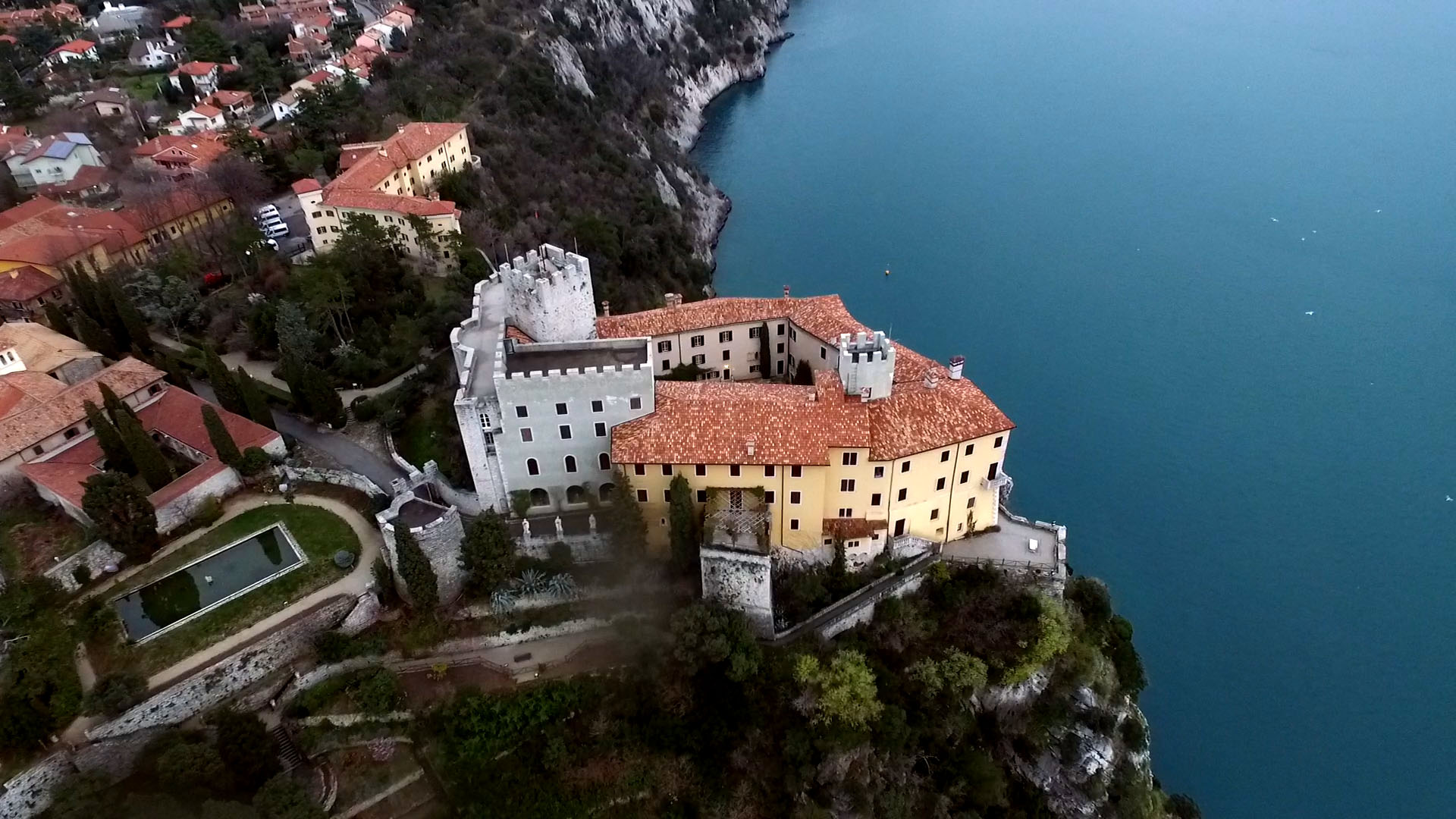 18 Schulen weltweit · UWC Deutschland